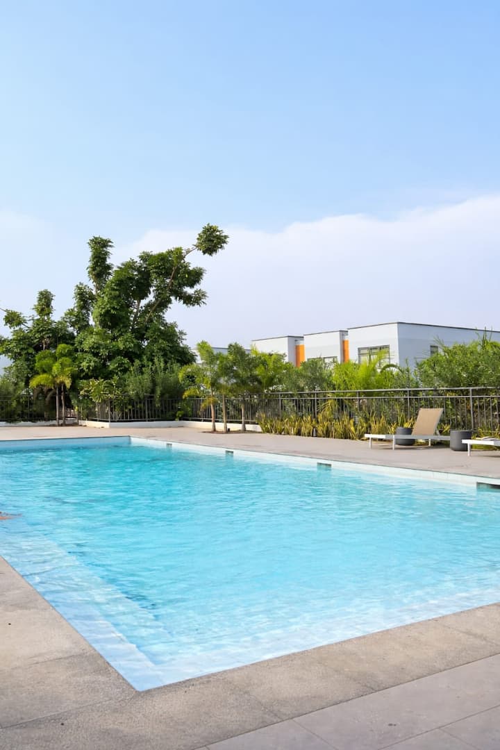 Luxury 3br Townhouse In Oyarifa W/pool&fibre Wi-fi - Ghana
