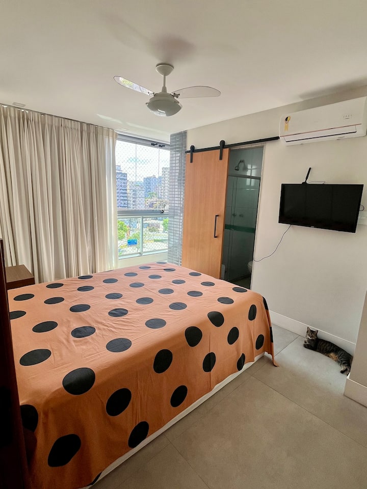 Quarto Privativo, Aconchegante, Para  Mulheres. - Vitoria