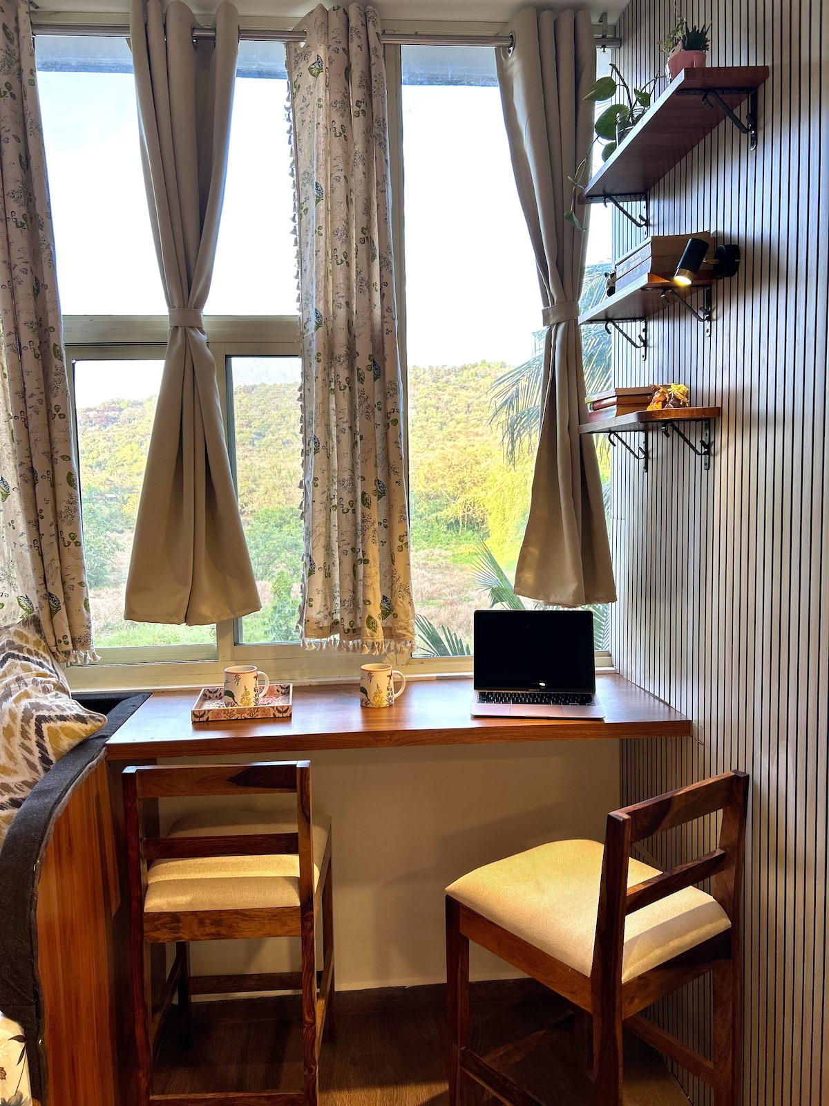 Sashay's Nest-Mountain View Studio mit Pool in Goa - Wohnungen zur ...