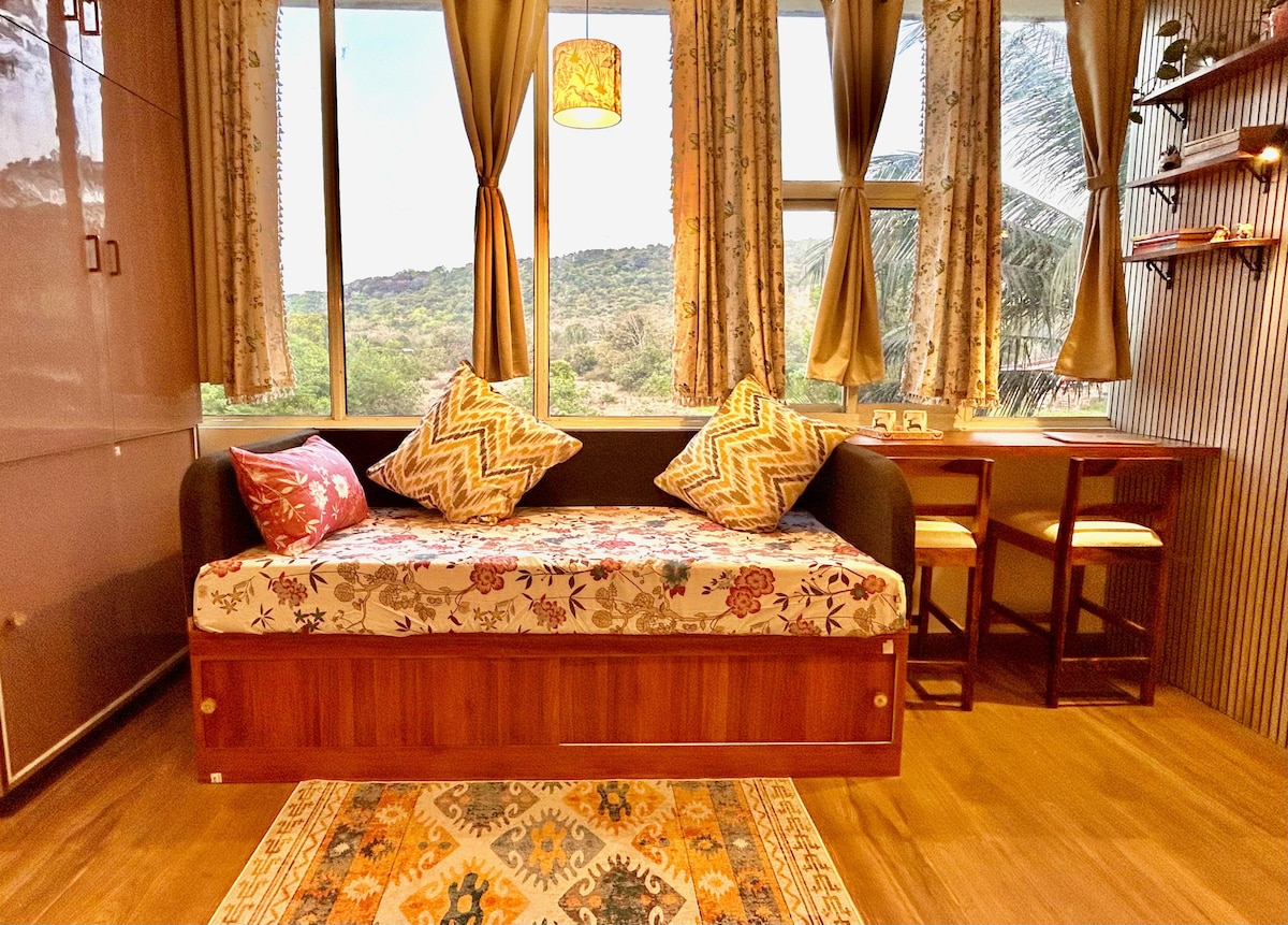 Sashay's Nest-Mountain View Studio mit Pool in Goa - Wohnungen zur ...