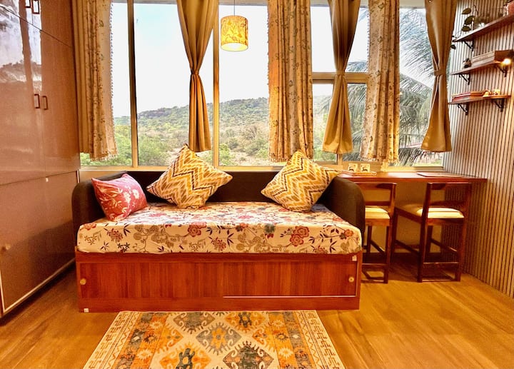 Sashay's Nest-mountain View Studio W/ Pool In Goa - India