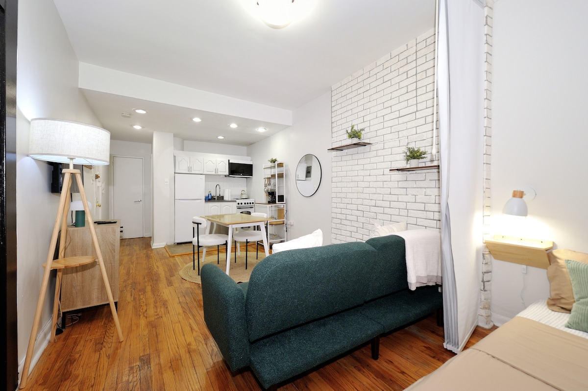 Midtown West 2 Bedroom Apt - Flats for Rent in New York City, New York ...