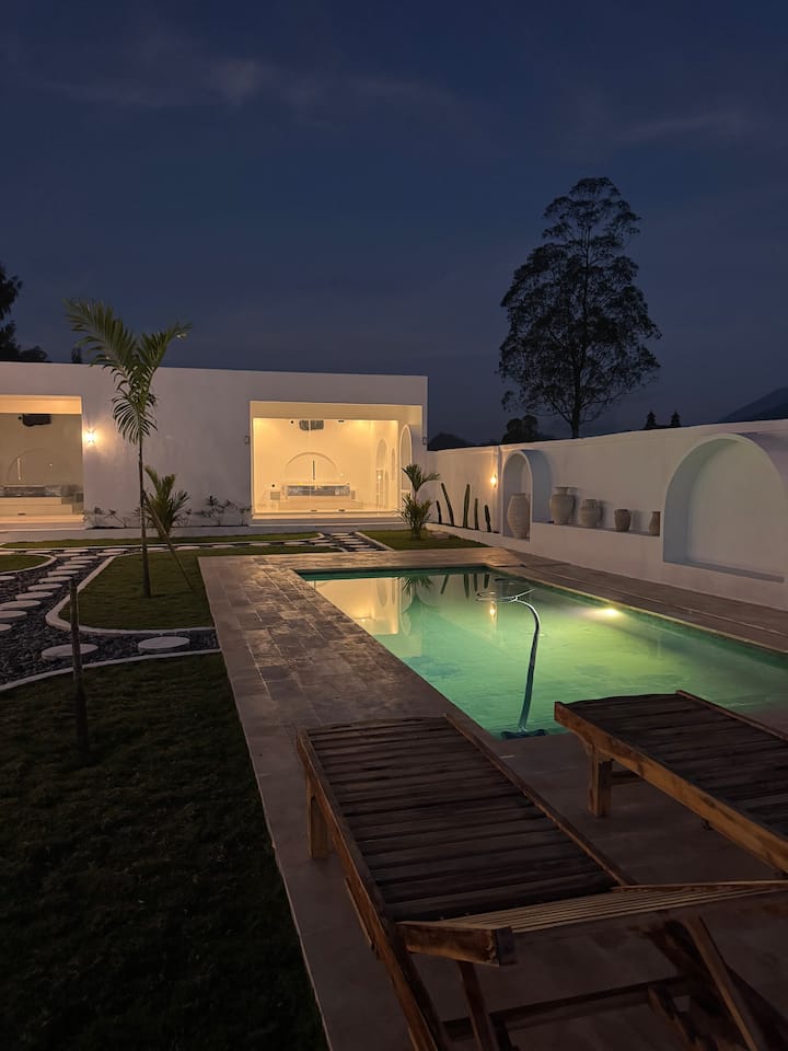 Four Bed Room Cabin At Under Hill Bali - Bali