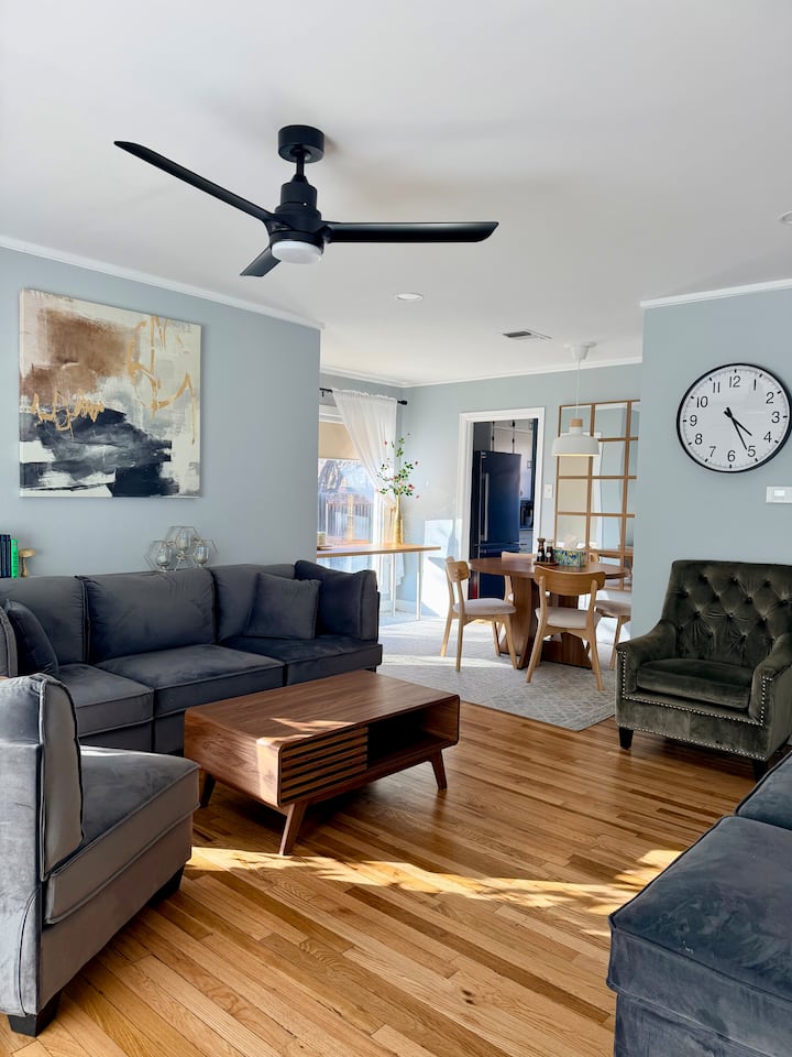 Sun-filled & Homey Stay At Tech Terrace - Lubbock, TX