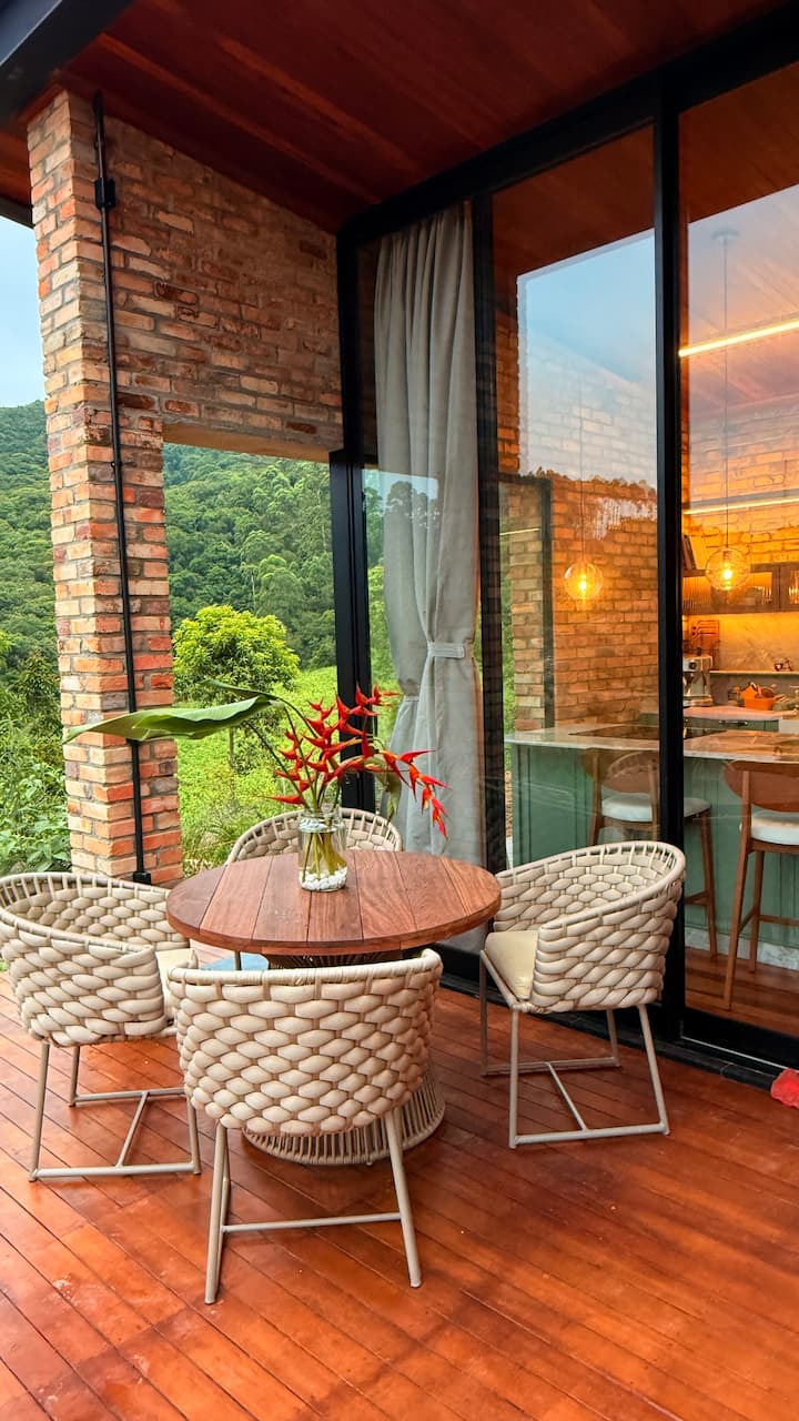 Refúgio Em Meio A Natureza, Perfeita Para Você. - Tubarão