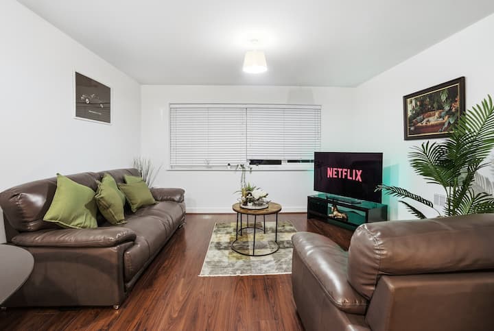 Modern 2br/2ba | Gated Community–jewellery Quarter - 