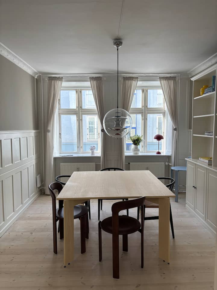 Smuk Lejlighed I Hjertet Af Vesterbro - Copenhagen