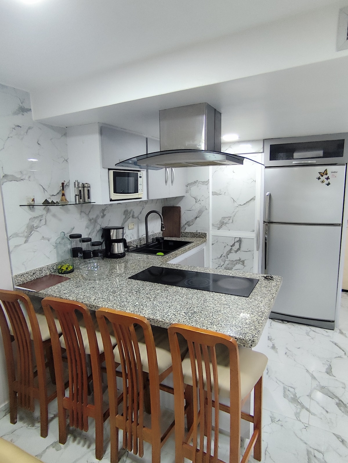 Close to the Marriott Hotel, 5 minutes from the airport - Flats for ...