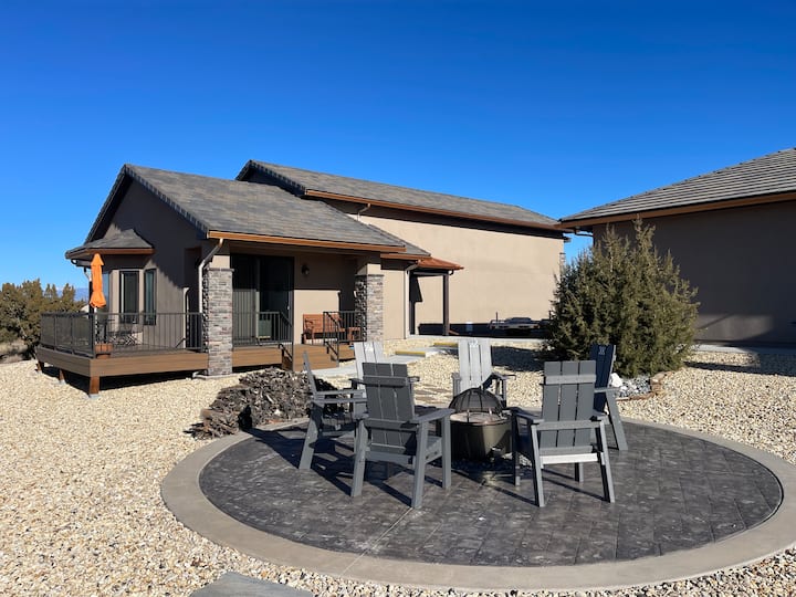 Quail Creek Cottage - Pueblo West, CO