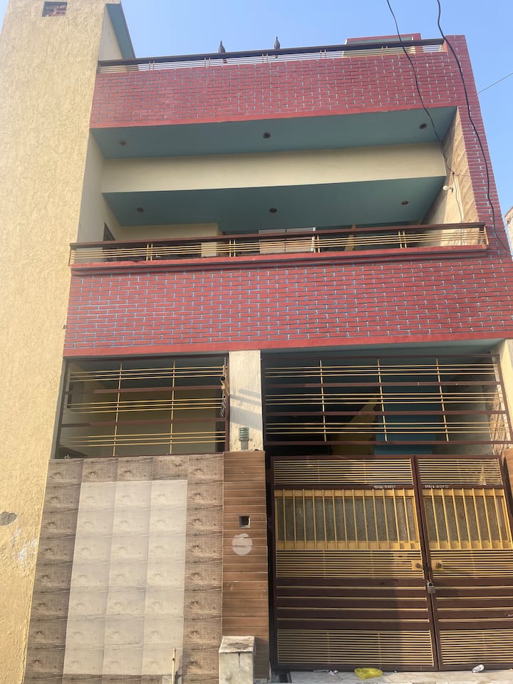 Entire First Floor | Ac | New Washroom | Kitchen - Ludhiana