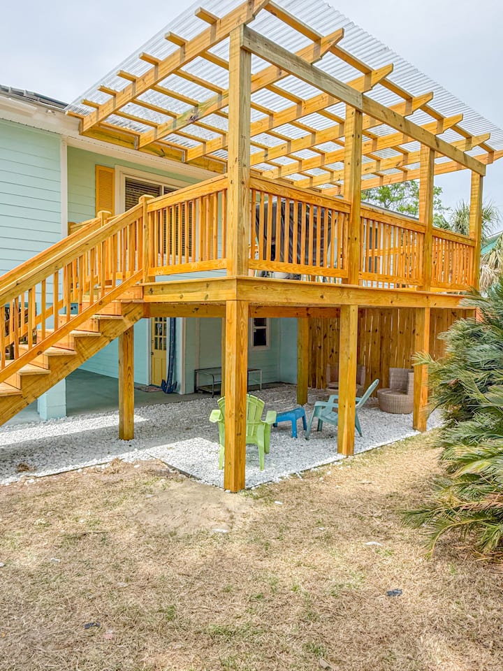 Tybee Surf House | King Bed • Game Room 4 Parking - Tybee Island, GA