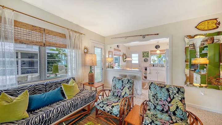Charming Vintage Lido Key Villa - Steps To Beach ! - Sarasota, FL