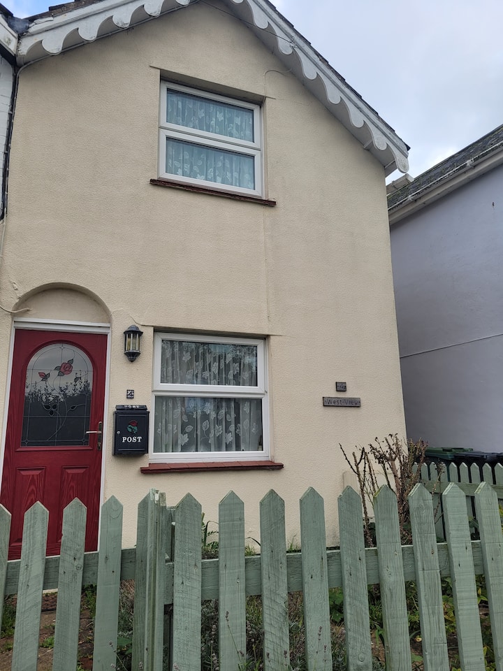 Character Cottage, Freshwater - Lymington