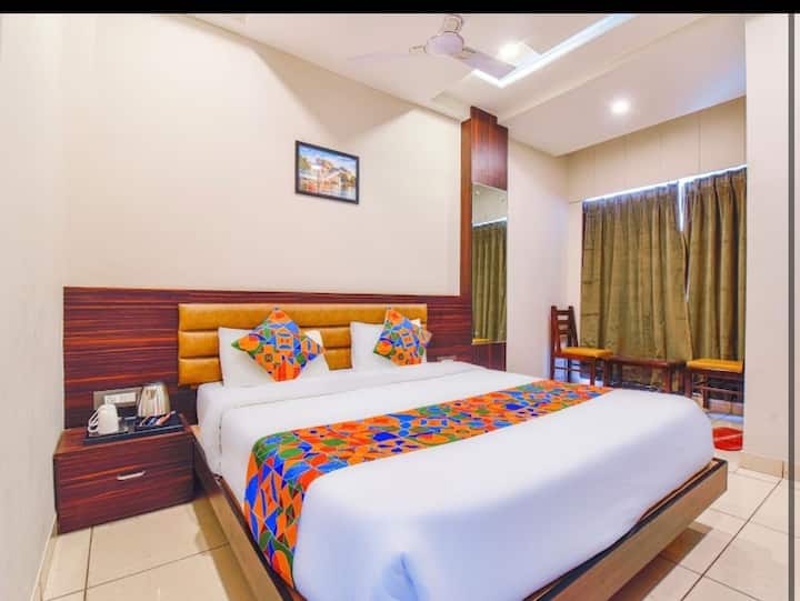 Hotel Maanvad Garh 3 Star Hotel And Club Bar - Udaipur