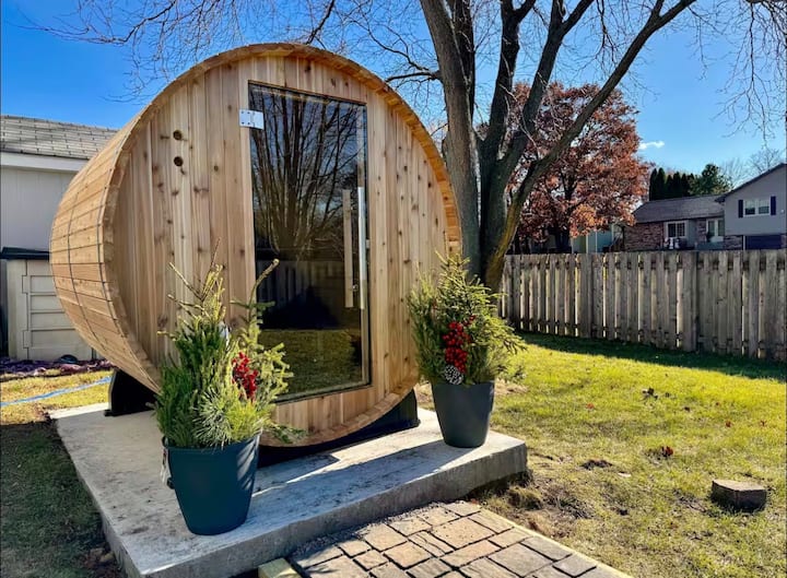 Paradise Pool, Sauna, Arcade, Firepit By Lux Life - White Bear Lake, MN