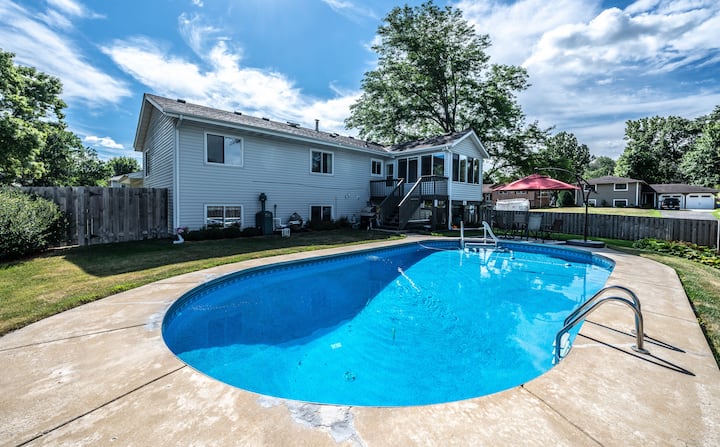 Paradise Pool, Sauna, Arcade, Firepit By Lux Life - White Bear Lake, MN