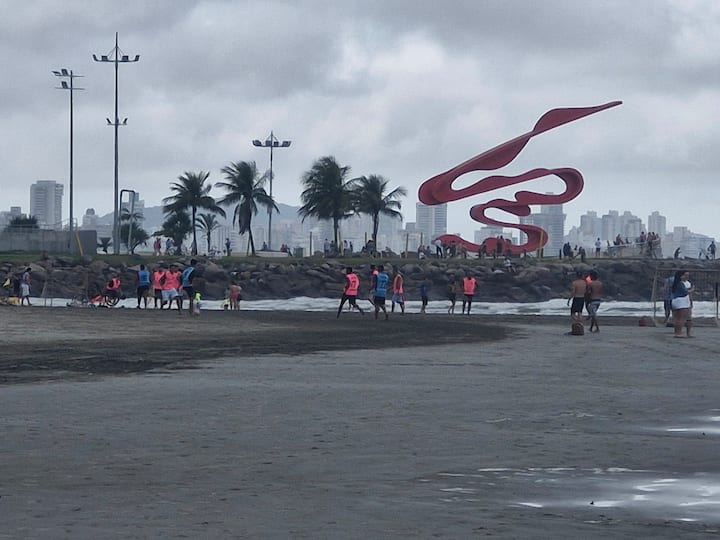 Kitinet Em São Vicente Frente à Praia. - Santos