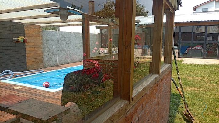 La Casona

 Ideal Grupos ,Pileta, Parrilla Y Patio - San Carlos de Bariloche