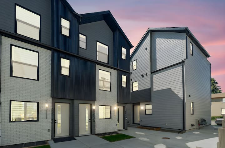 Centrally Located 3-bedroom | Easy City Access - Calgary