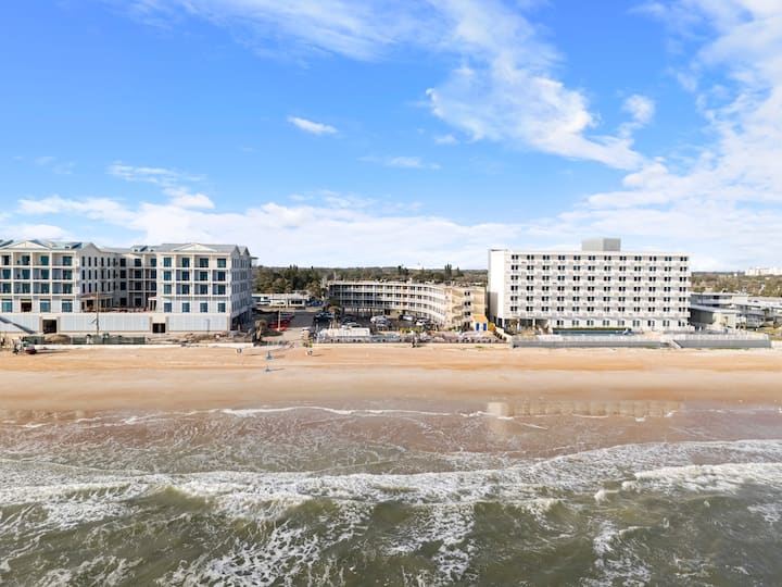 Sun, Sand & Space | 1br Sleeps 6 | Oceanfront - Ormond Beach, FL