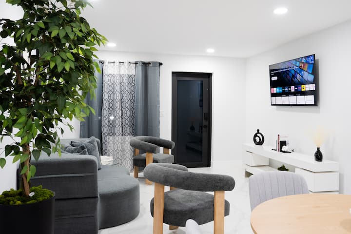 Fifa 2026/ Private Jacuzzi Getaway/near To Beaches - North Miami, FL