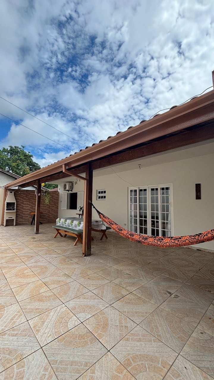 Casa Espaçosa Na Natureza Com Conforto E Segurança - Ubatuba