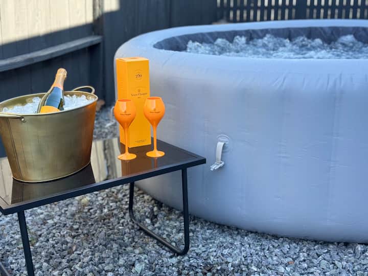 Newly Renovated 2br Oasis | Hot Tub & Games - Rancho Cordova, CA