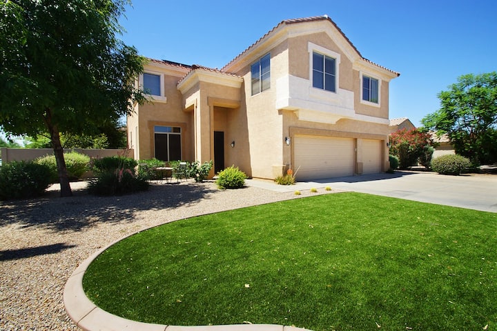 4 Bedroom Home In Gilbert With Bonus Room - Gilbert, AZ