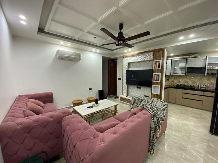 Urban Nest | Comfortable Modern 3bhk | Kishangarh - 德里