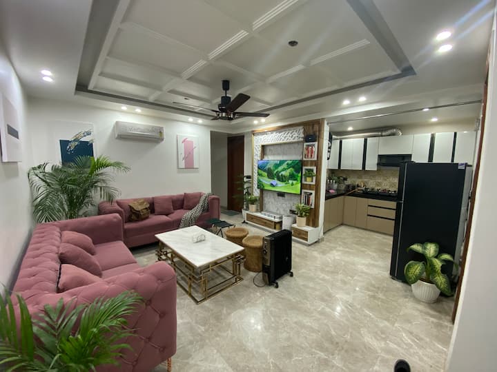 Urban Nest | Comfortable Modern 3bhk | Vasant Kunj - Delhi