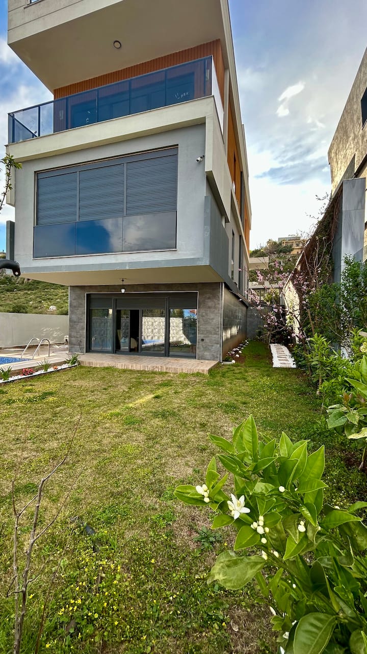 Luxury Villa W/ Private Pool, Spacious & Furnished - Antalya