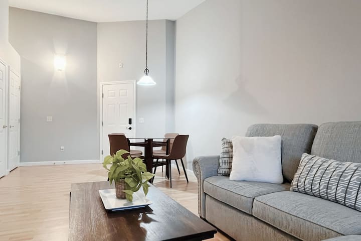 2br Apartment Near Casinos And Backus Hospital - Norwich, CT