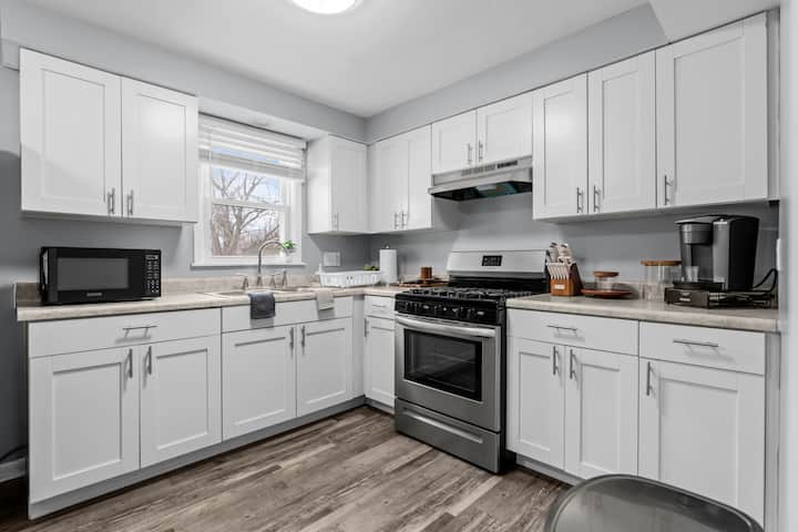 Executive 4br Home Across From Collins | Game Room - Rockford, IL