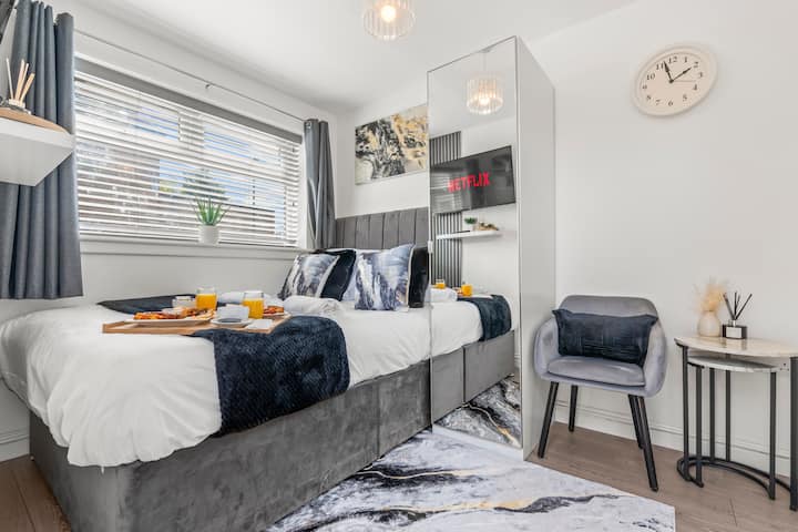 La Maisón, City Centre House, Ev Parking Fast Wifi - Coventry