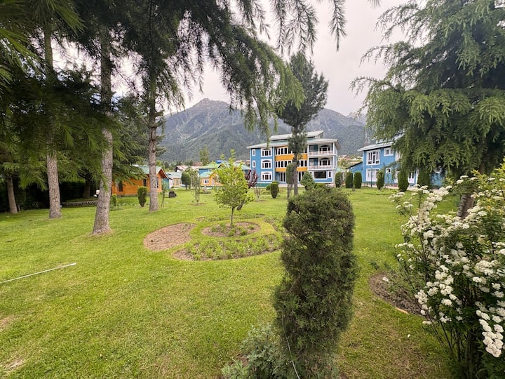 Pahalgam Resort & Cottages Mountains And Riverside - Pahalgam
