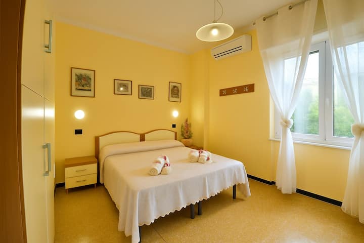 A Due Passi Dal Mare, Graziosa Camera Matrimoniale - Albenga