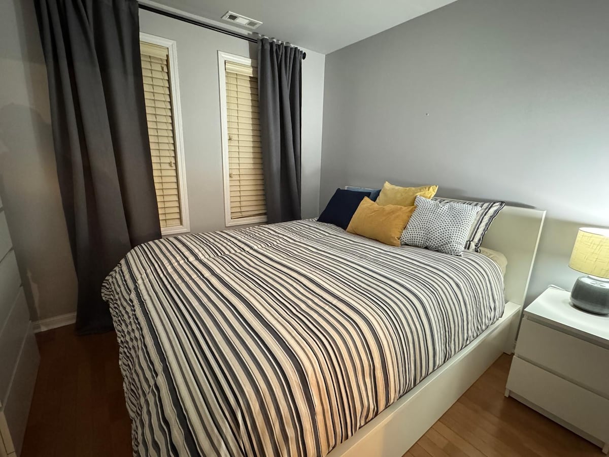 Wonderful Private Bedroom - CN Tower - Houses for Rent in Toronto ...