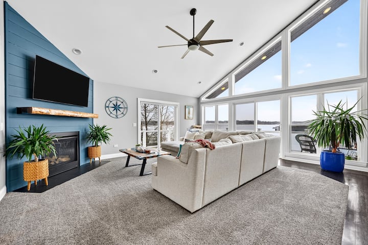 Family Lakefront Getaway | Pool + Hot Tub - Silver Lake, Salem