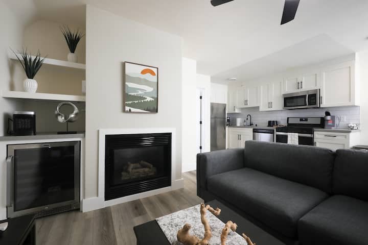 Beautiful Beachside 1-bed | Free Parking - Venice Beach, CA