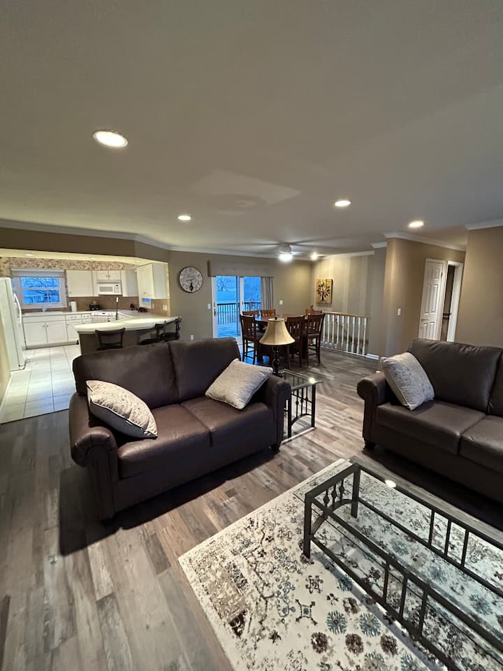 21st Street Retreat - Swan Lake State Park, Carroll