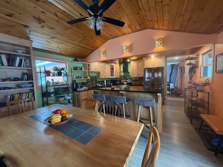 Adk Retreat, Sleeps 6! Hot Tub, Bike, Hike, Paddle - Saranac Lake, NY