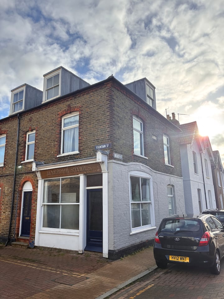 Harbourside 1 Bed + Sofa Bed 30 Secs From The Sea - Whitstable