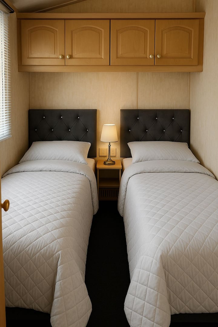 Rohannah A&c: Ultimate Retreat - Mersea Island