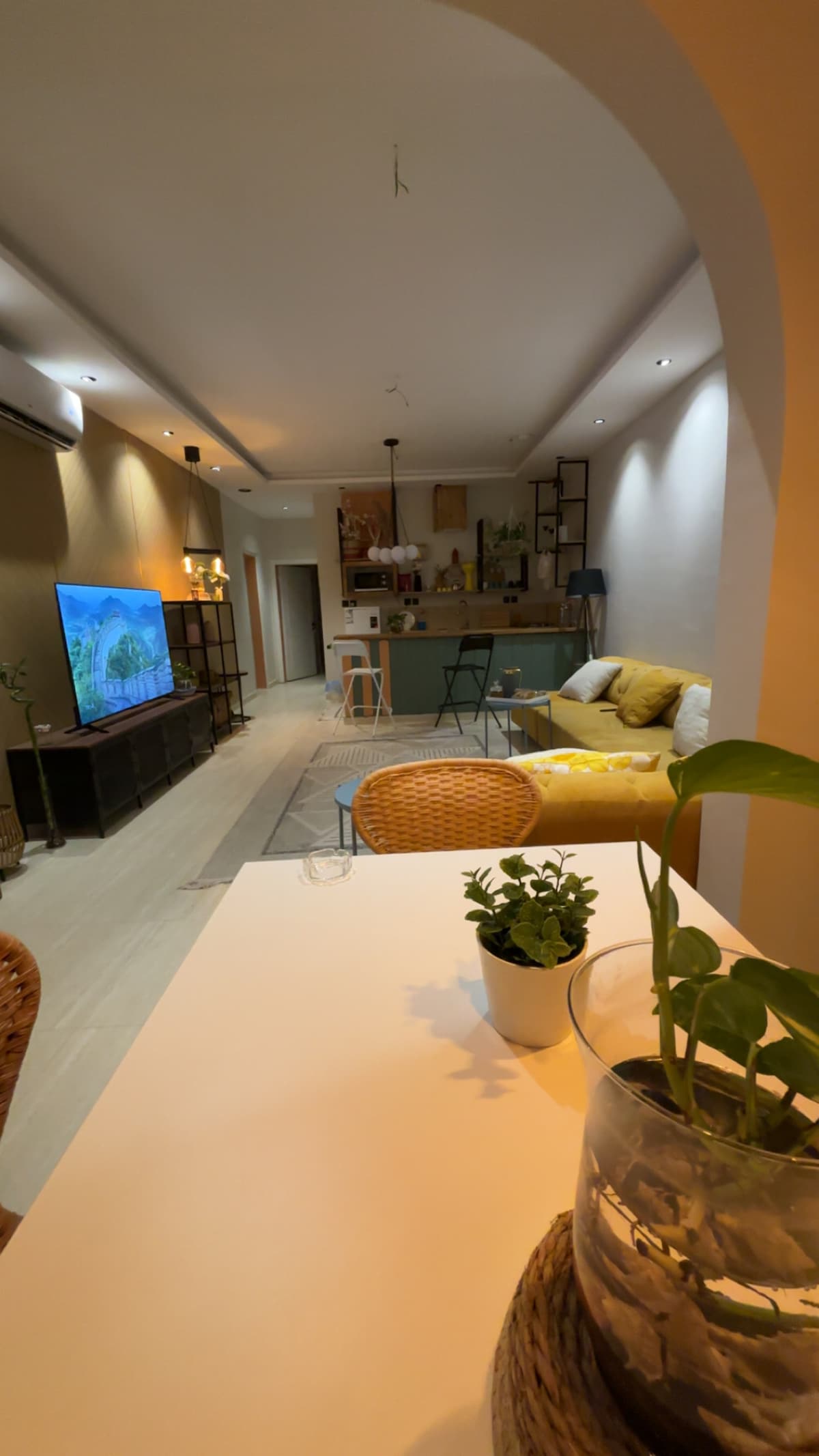 Appartement de style japonais avec deux chambres et un élégant salon ...