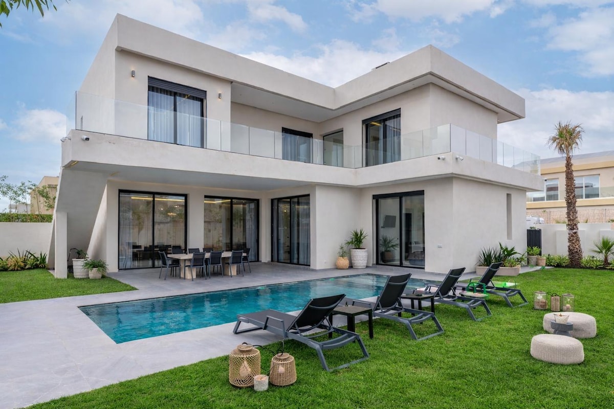 Villa luxe 4 suites, piscine chauffée, vue Atlas. - Maisons à louer à ...