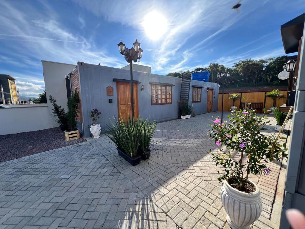 Villa magique en face de Beto Carrero World - Q2 - Shipping containers ...