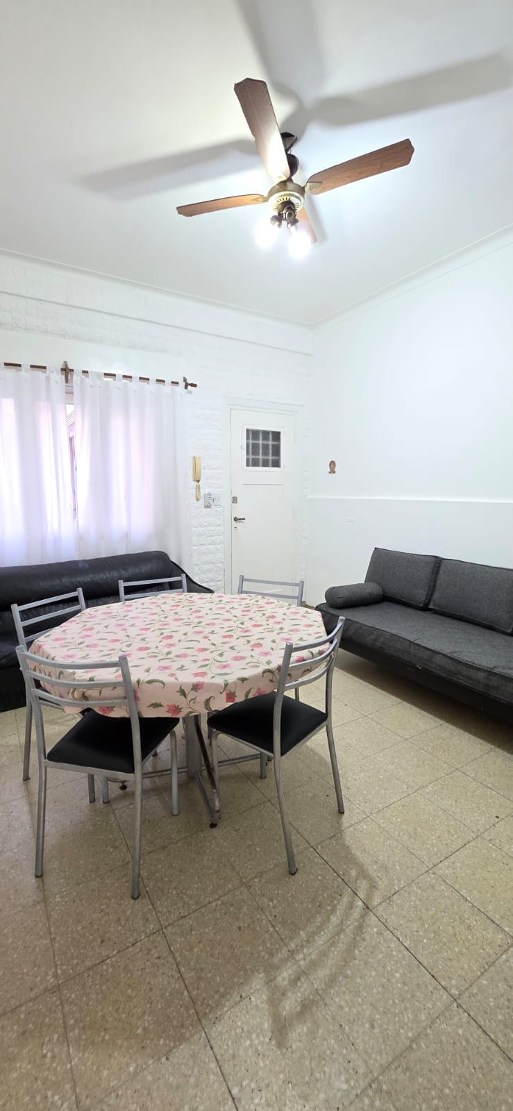 PH con patio para 6 personas - Apartamentos en alquiler en General ...