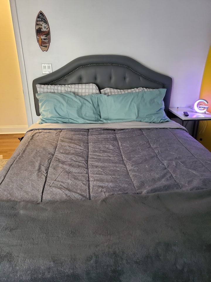 Private And Cozy Beachy Theme Private Room - Crestview, FL