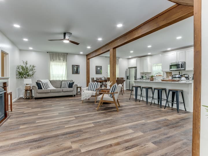 By Fairgrounds, Food & Entertainment, Plaza Art - Oklahoma City, OK