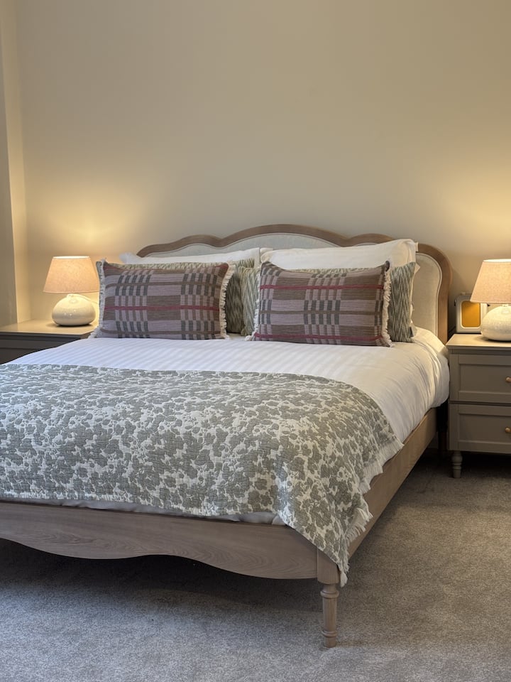 Wilmslow Apartment - Sleeps 4 - Cheadle